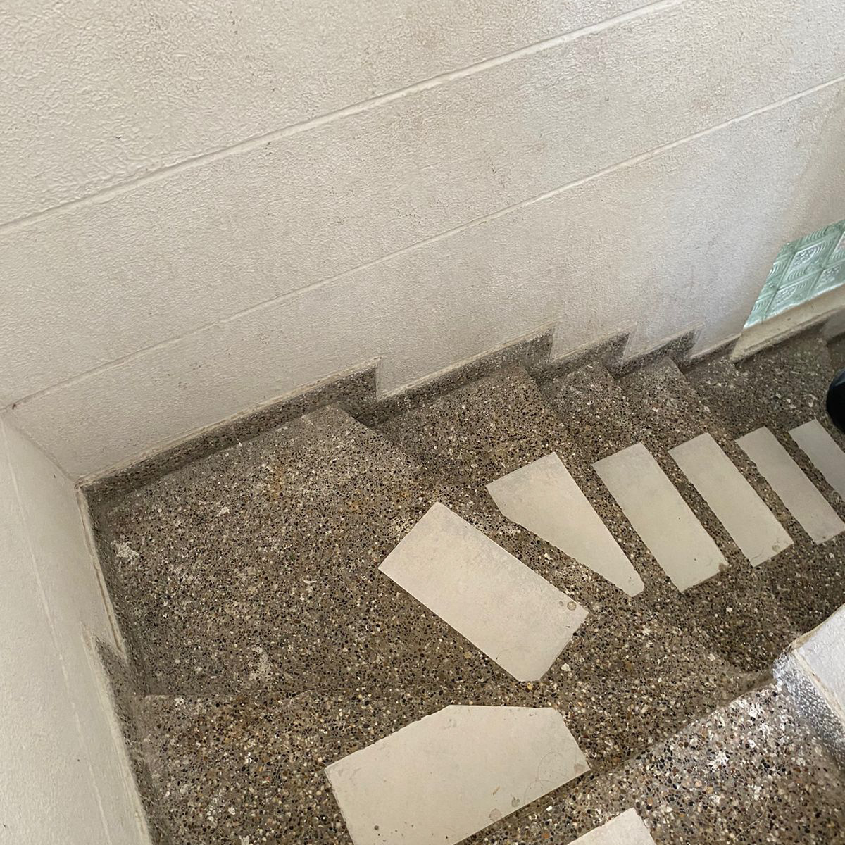 1099-Apartamento en 4to piso de edificio Villa María